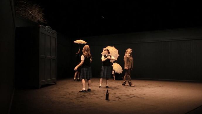 « PICNIC AT HANGING ROCK , L’UNIVERS MAGNETIQUE DE MATTHEW LUTTON ...