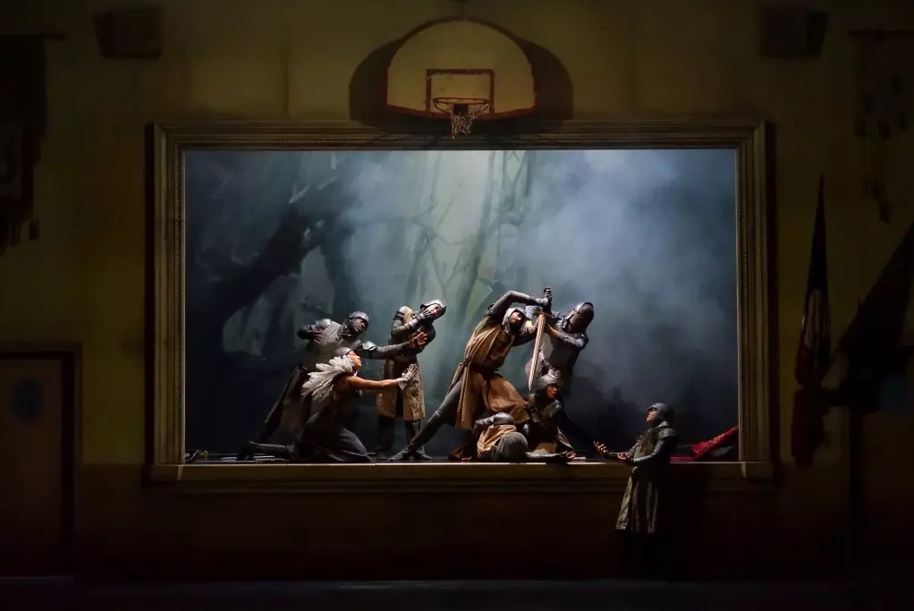 « ASSEMBLY HALL »,CHRYSTAL PITE DEPLOIE UN OBJET SINGULIER ET NOVATEUR ...